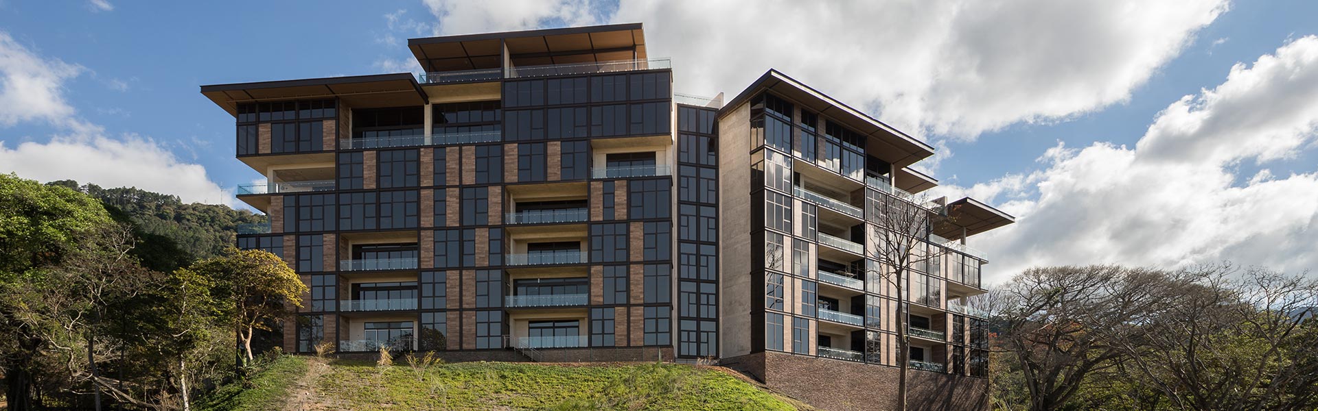 Solaris, Santa Ana Properties For Sale