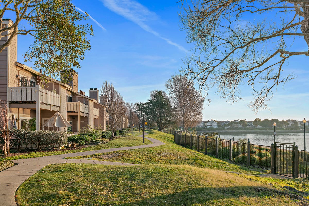 111 Shoreline Court, Richmond, CA 94804 - SOLD LISTING | MLS # 40980554