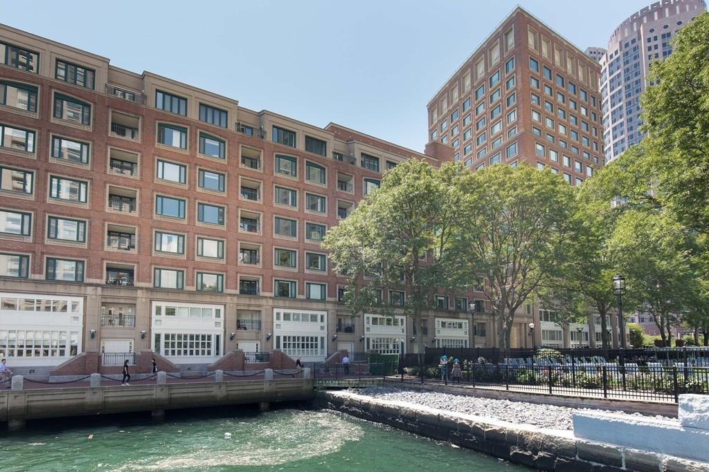 Luxury Residences at Rowes Wharf Boston Waterfront