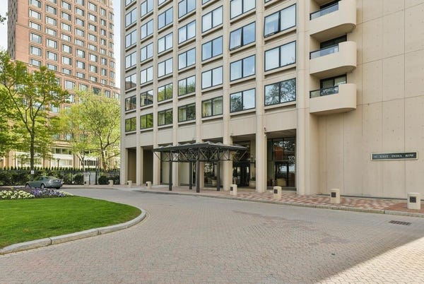 Harbor Towers Boston Waterfront Condominiums For Sales or Rent