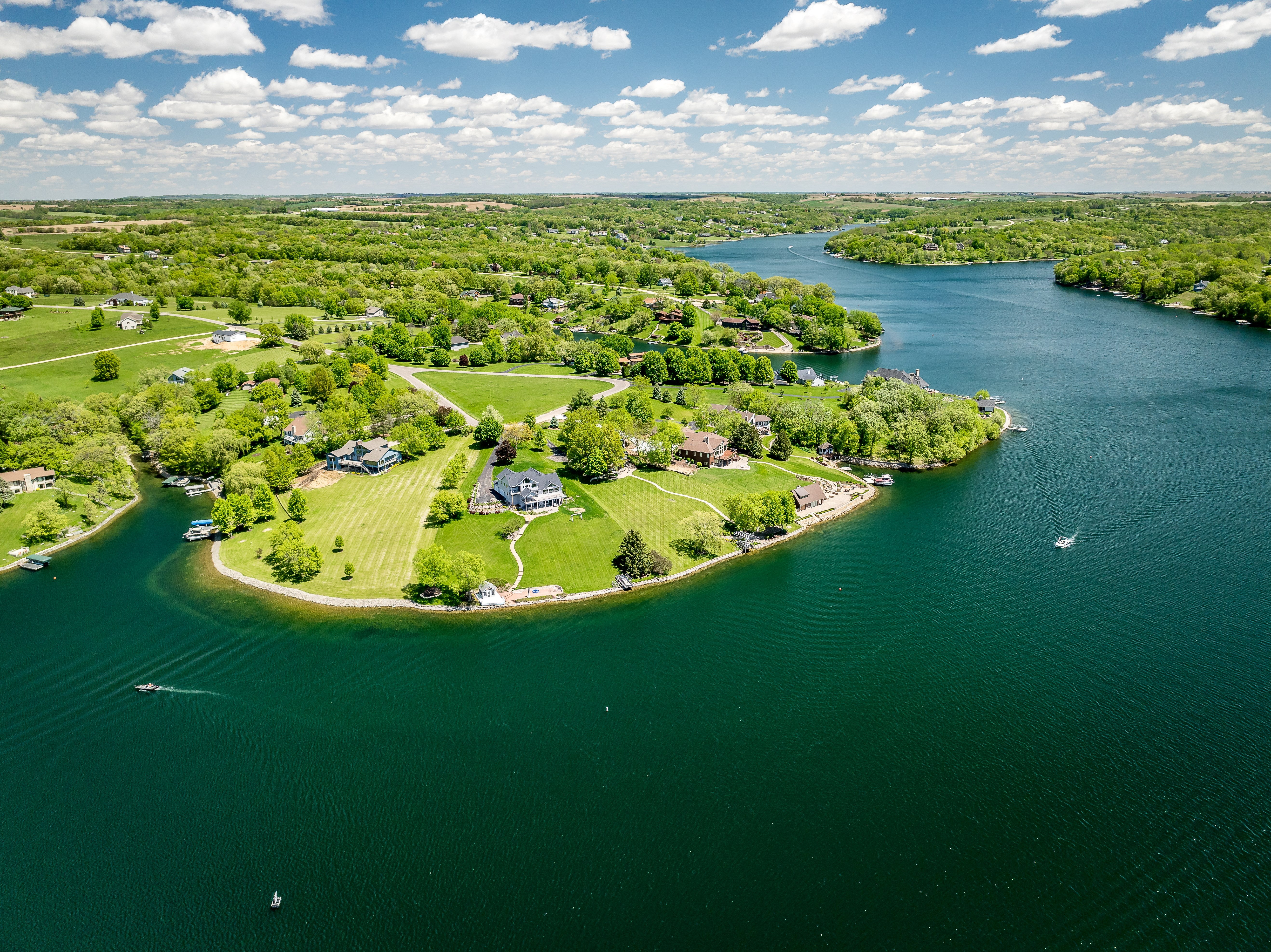 Northwest Illinois' Lake Communities