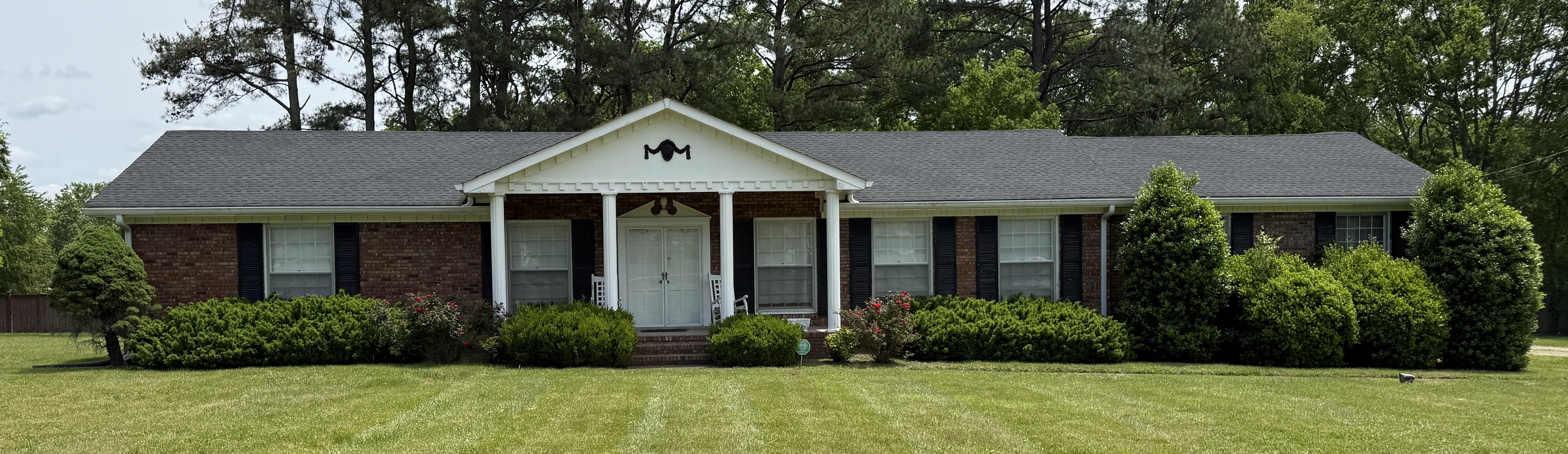 Elegant Brick Home on 1+acre lot | CURRENT AUCTIONS