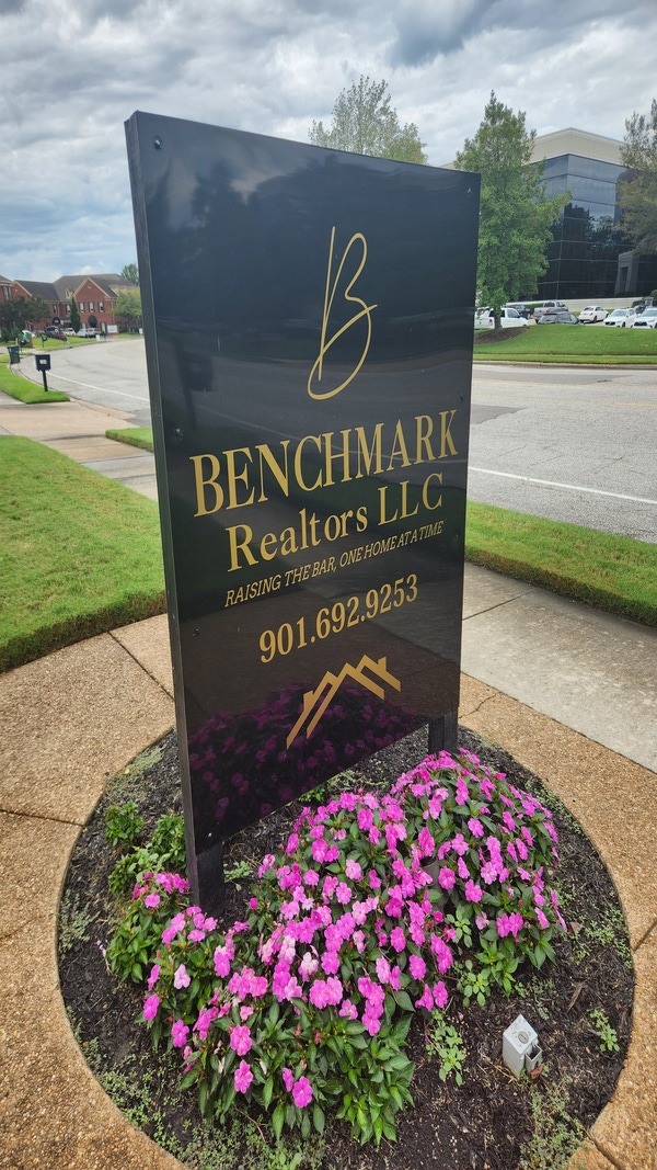 BenchMark Realtors LLC